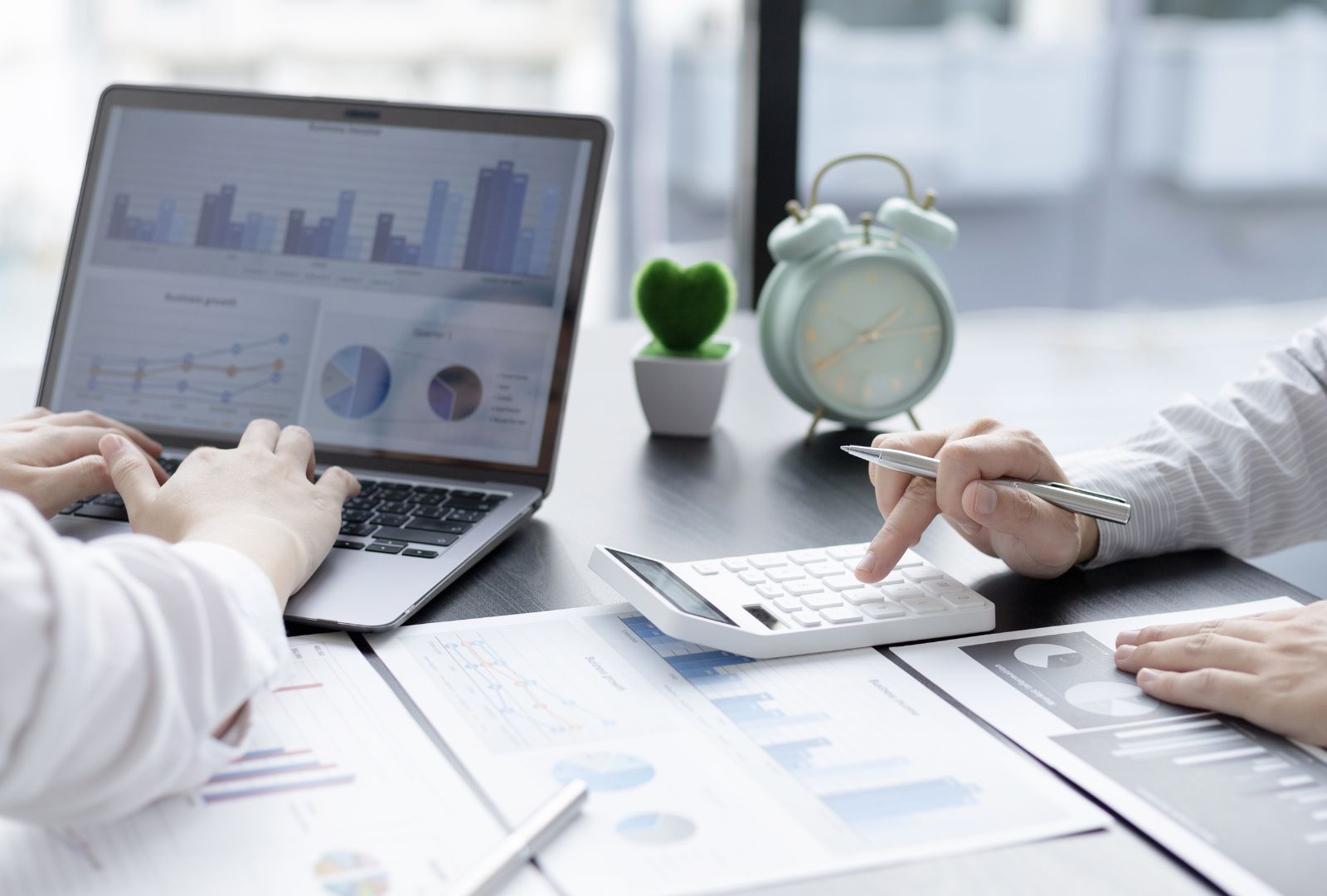 UAE Business Buyer Trends 2025: Seller Tips | ADEPTS